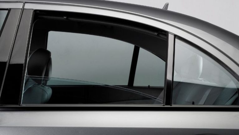 Your Car is Constantly Dusty Inside? Follow 6 Dust Prevention Tips